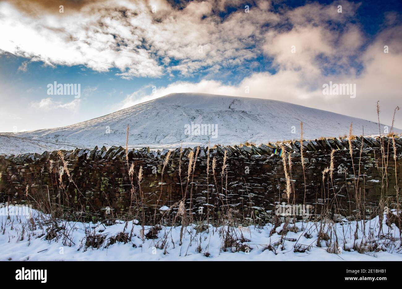 Clitheroe and lancashire and pendle hi-res stock photography and images ...