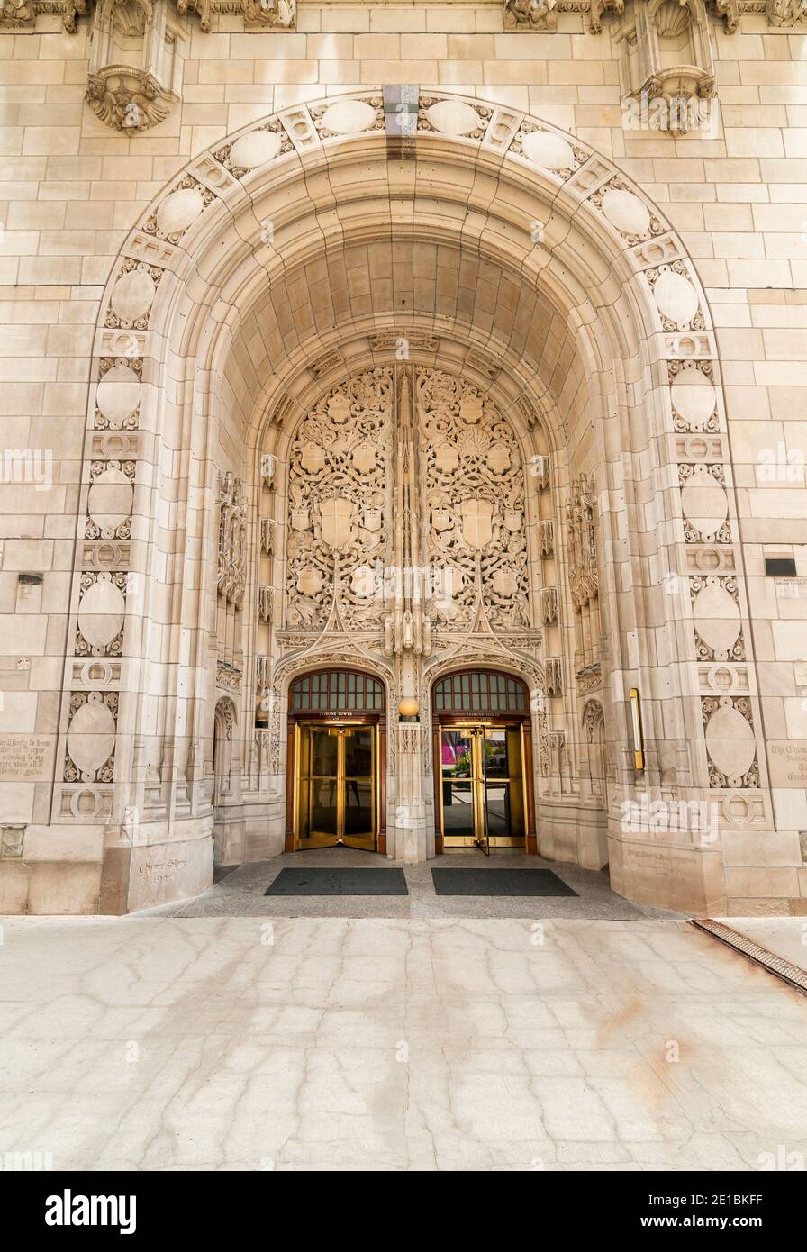 Tribune tower neo gothic architecture hi-res stock photography and ...