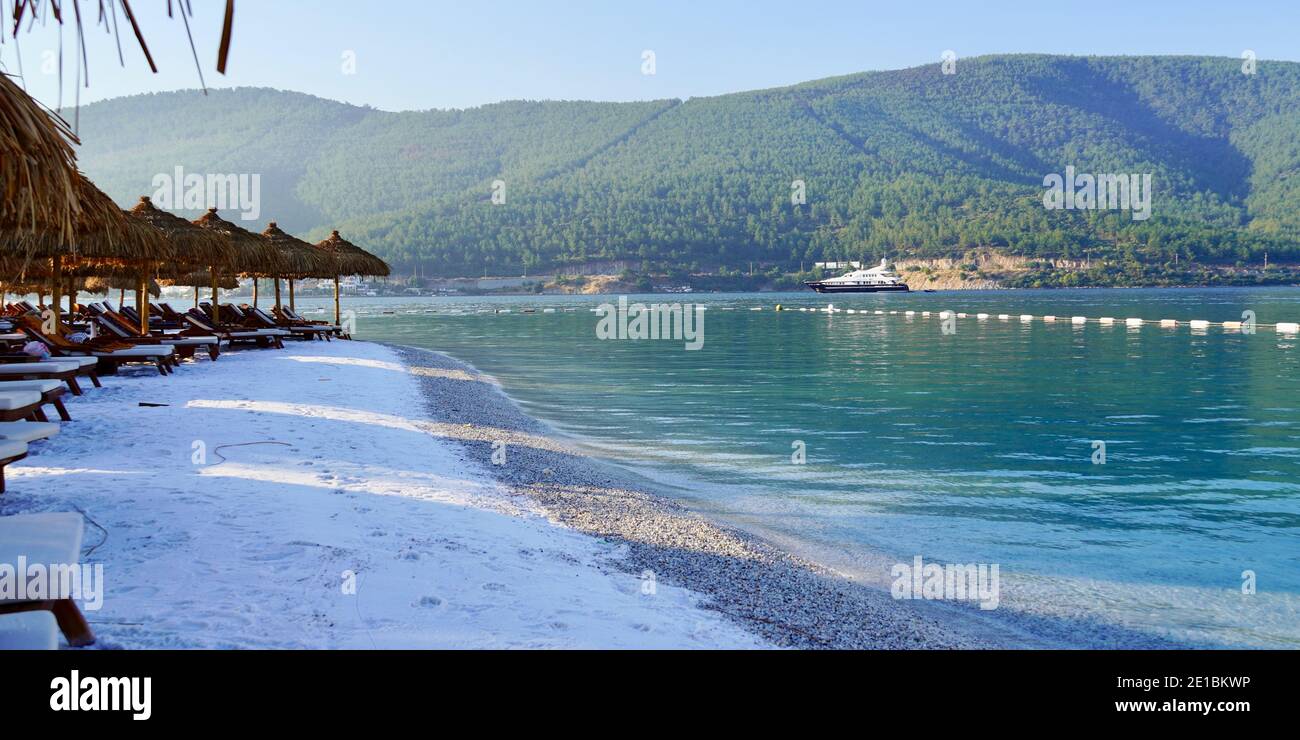 Emerald Green Ocean High Resolution Stock Photography and Images - Alamy