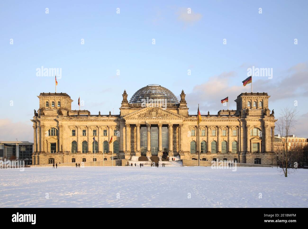 Berlin germany exterior reichstag hi-res stock photography and images ...