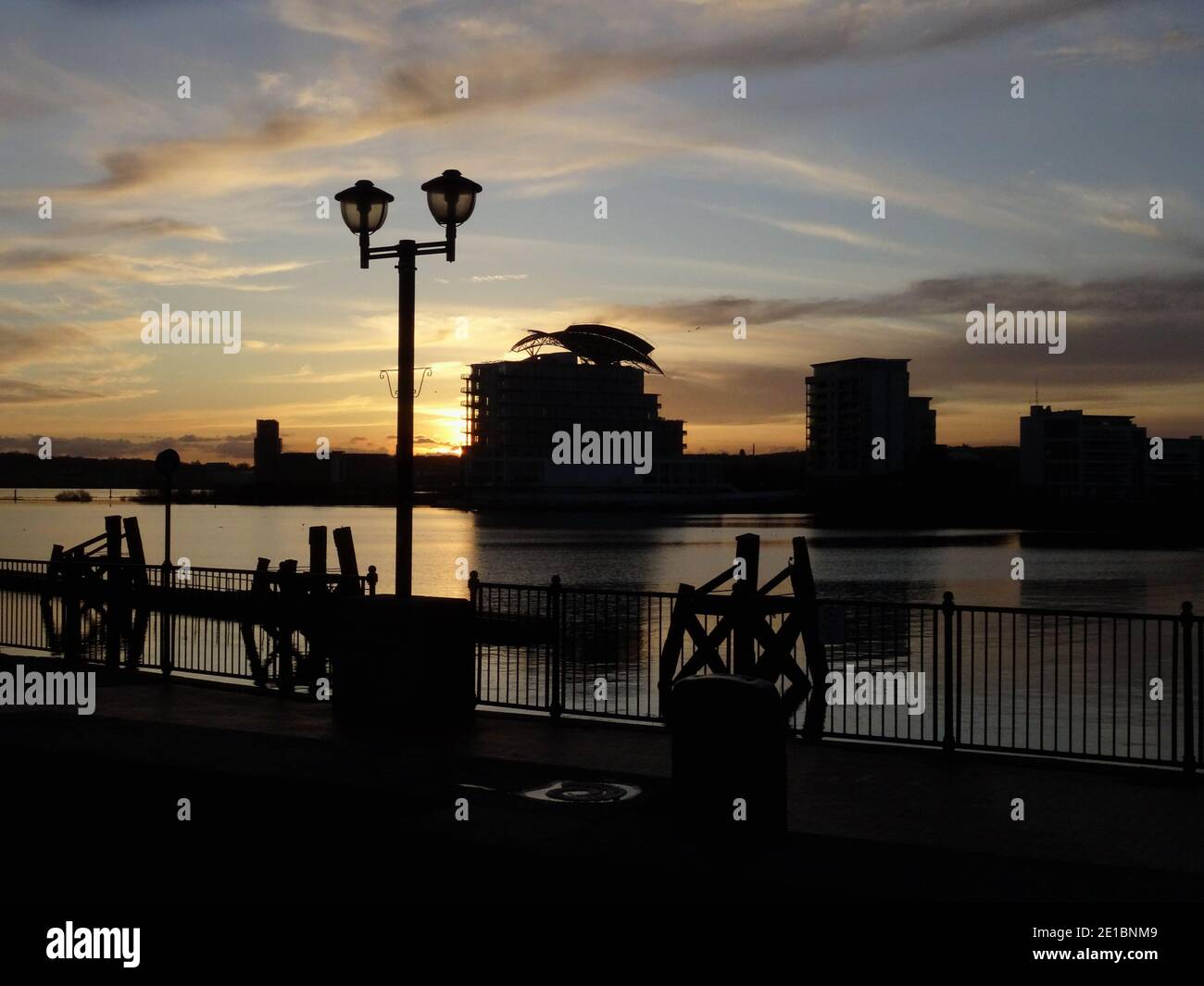 Cardiff bay beach hi-res stock photography and images - Alamy