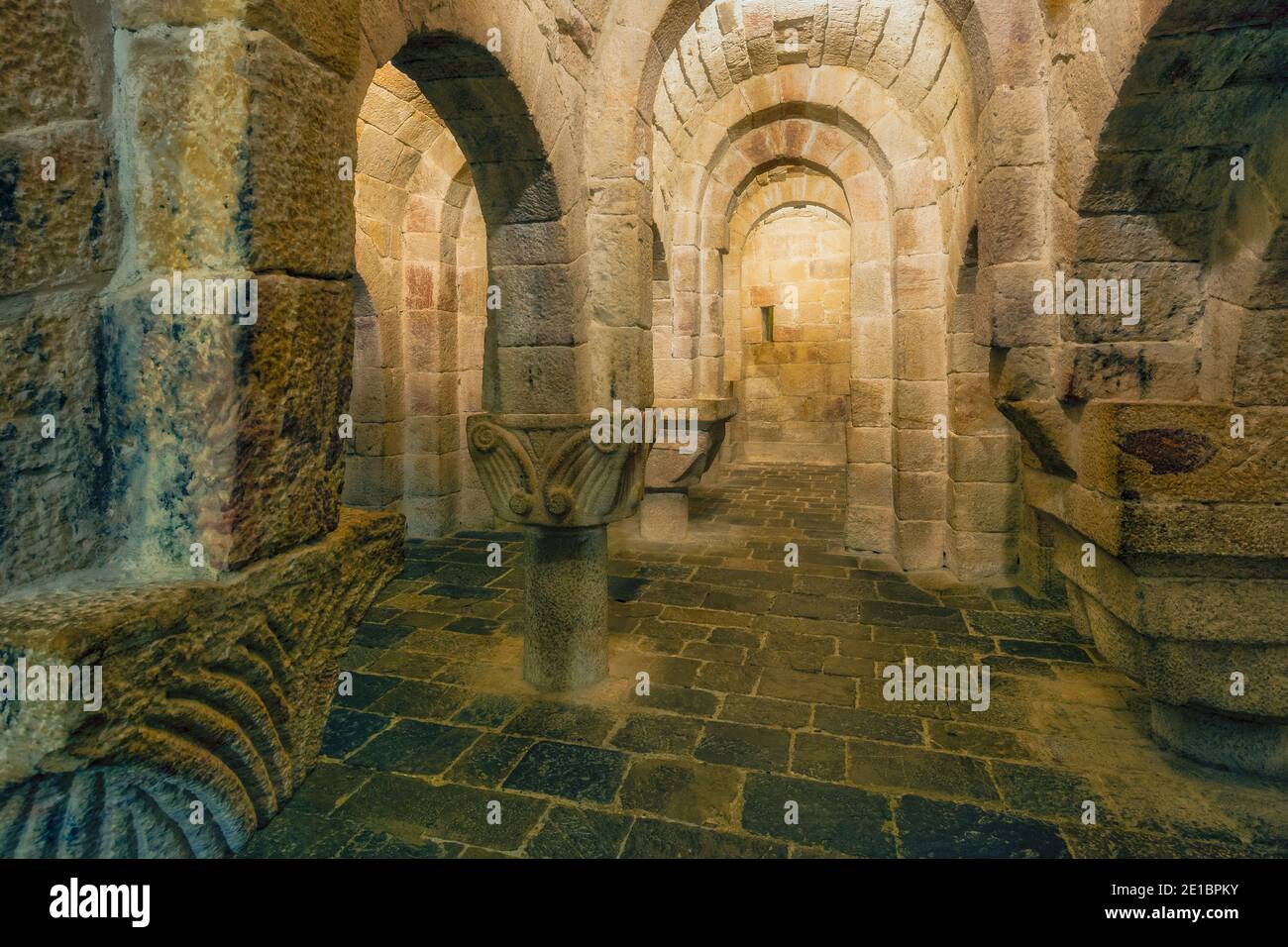 Romanesque crypt hi-res stock photography and images - Alamy