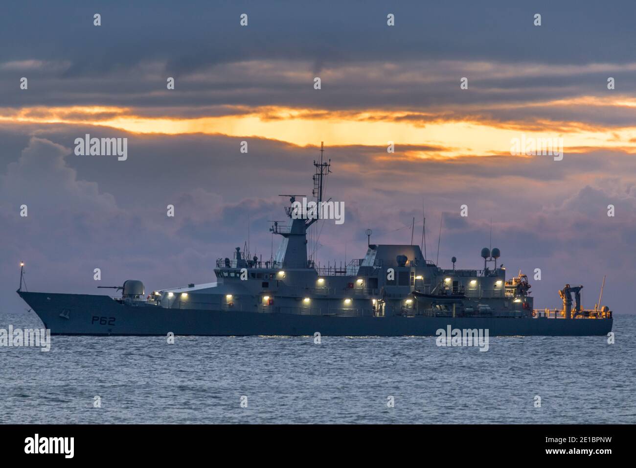 Warship vessel hi-res stock photography and images - Alamy