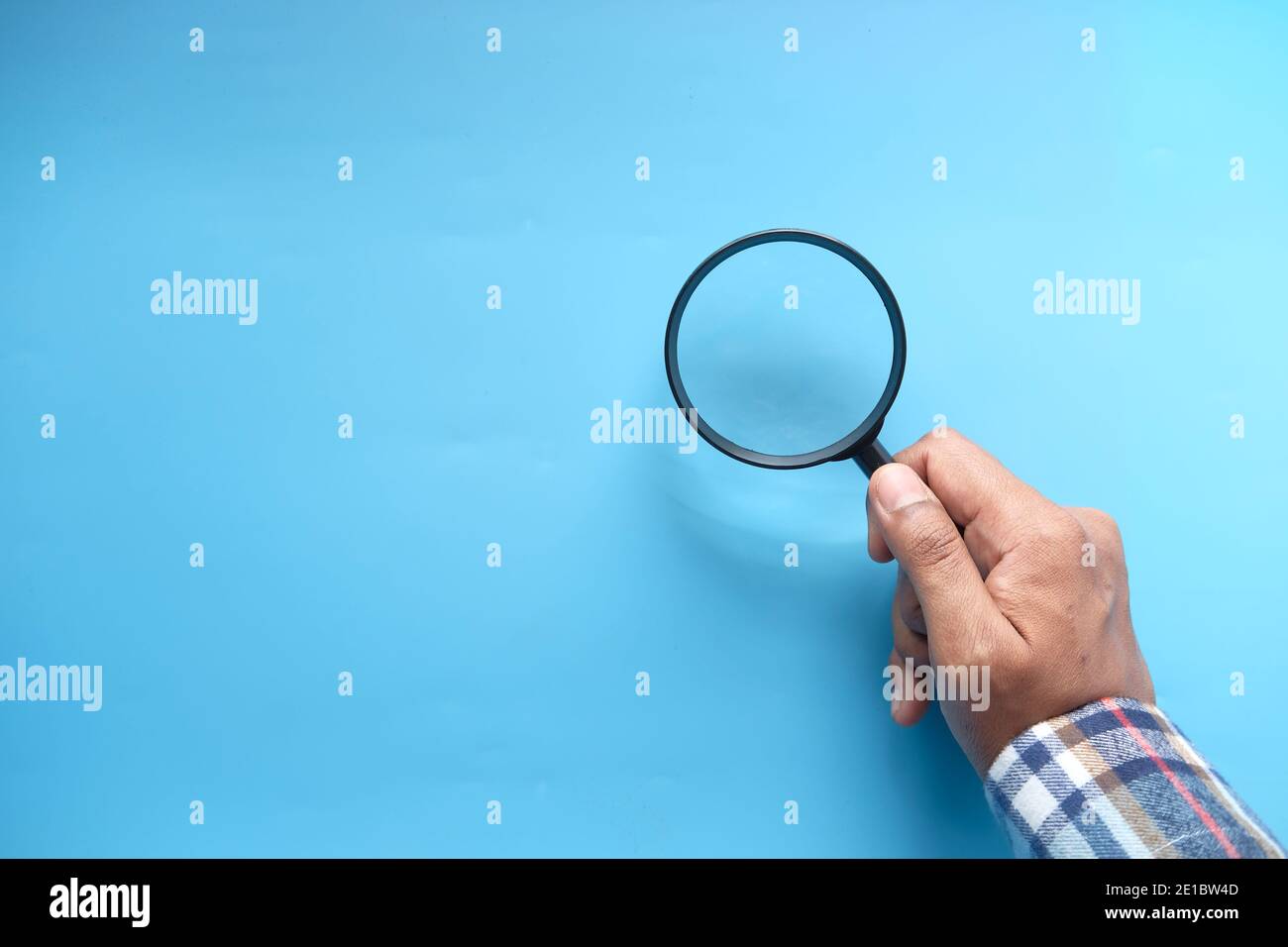 Reading dictionary magnifying glass hi-res stock photography and images ...
