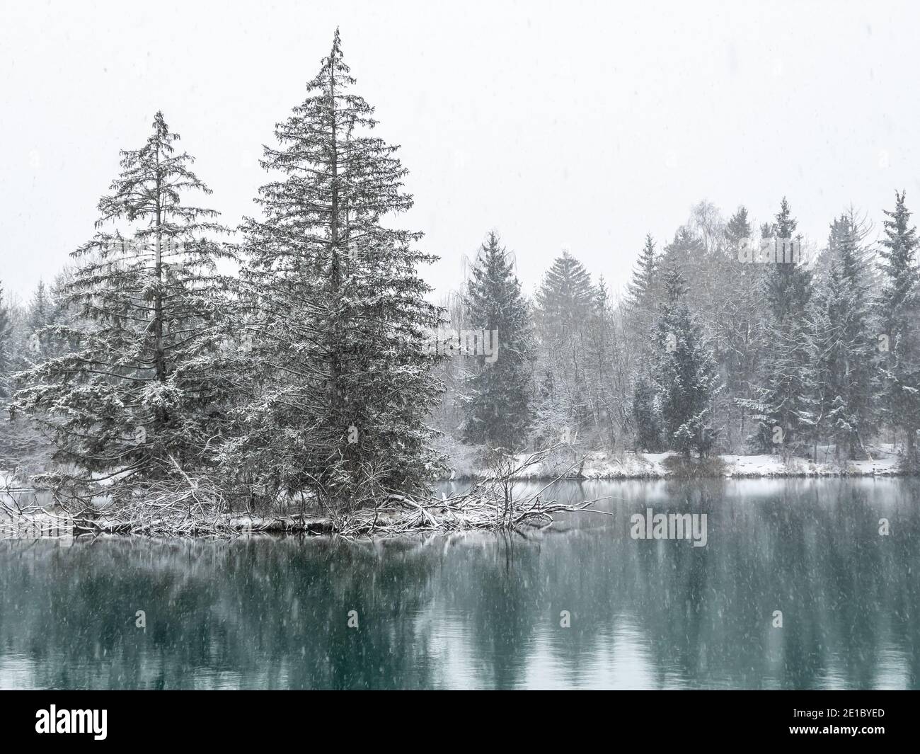 Schneefall hi-res stock photography and images - Alamy