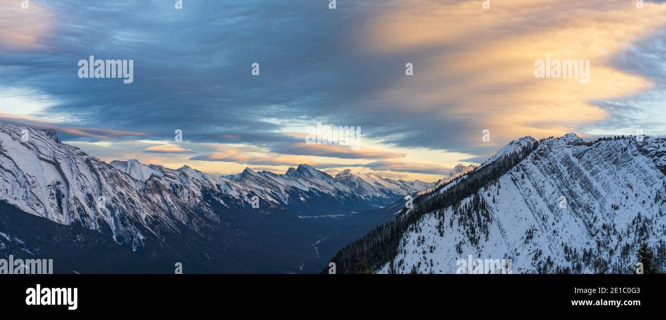 Rundle range national park hi-res stock photography and images - Alamy