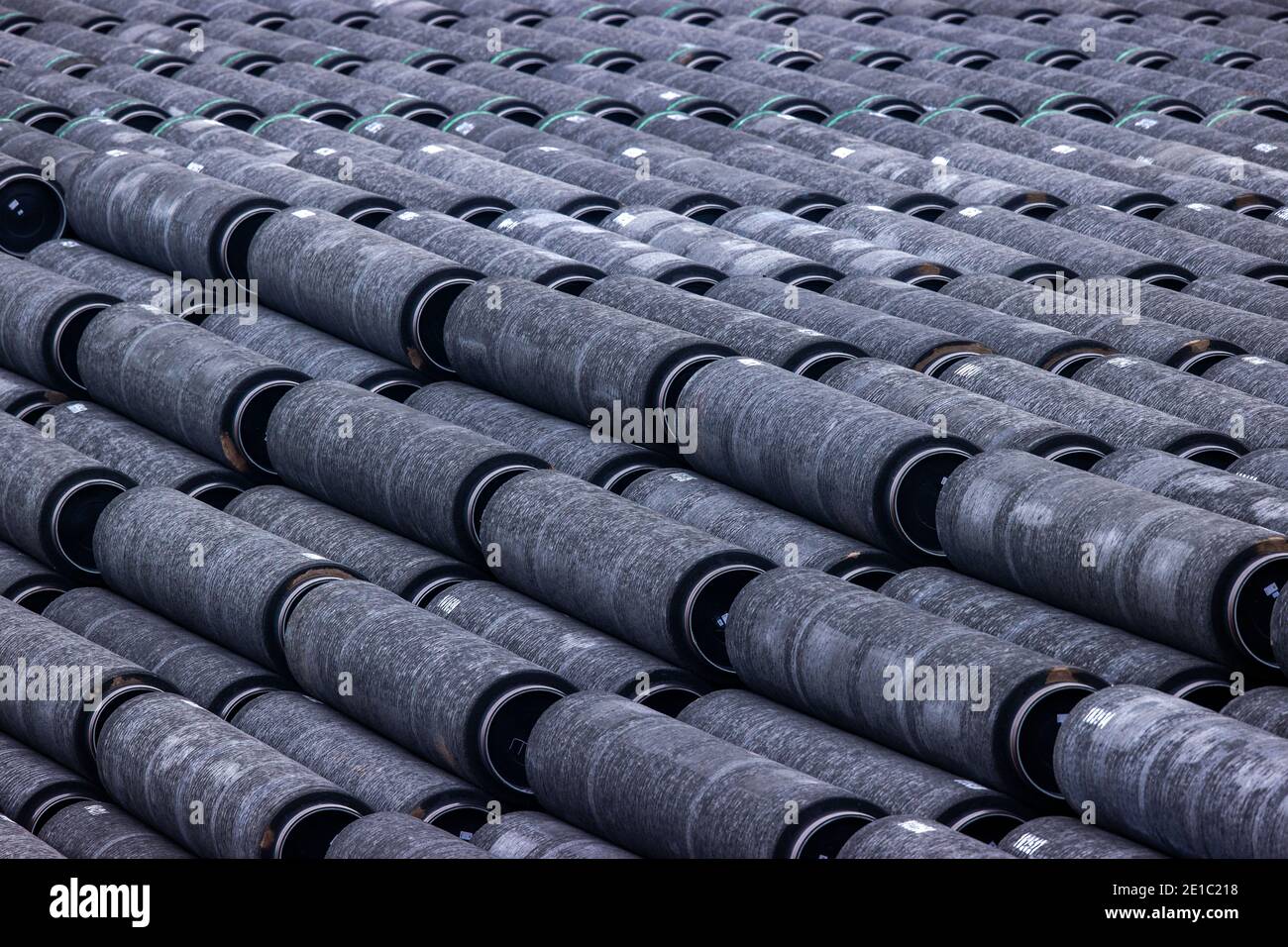 06 January 2021, Mecklenburg-Western Pomerania, Sassnitz-Mukran: Pipes ...