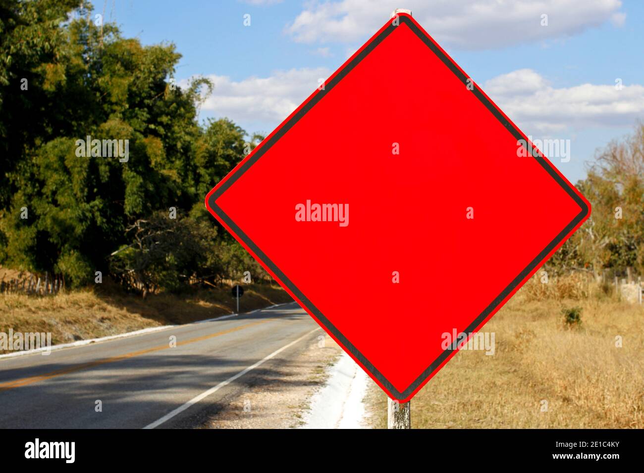 red blank traffic sign mockup with no alert indication Stock Photo - Alamy