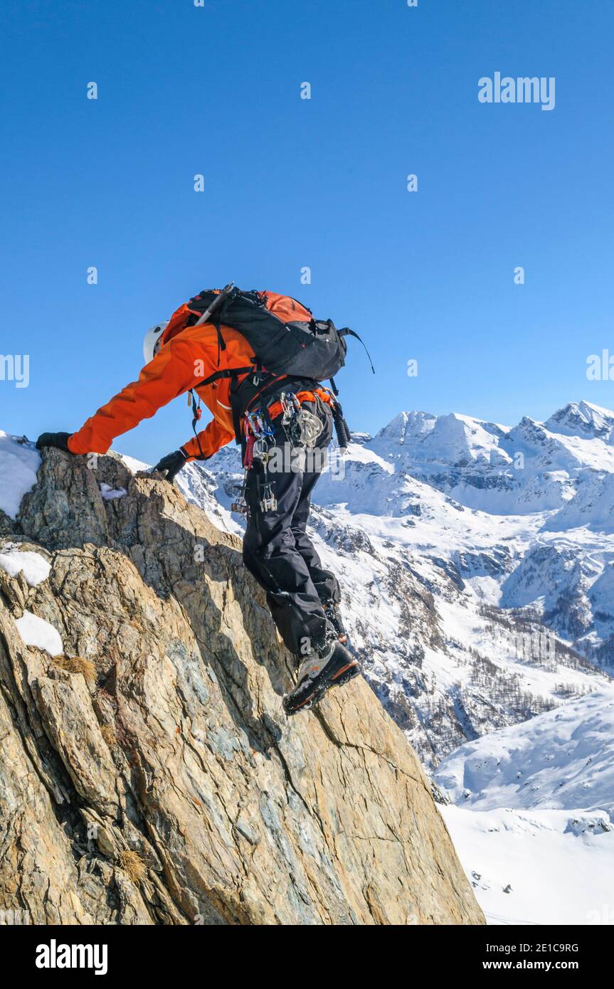 Alpinist alone hi-res stock photography and images - Alamy