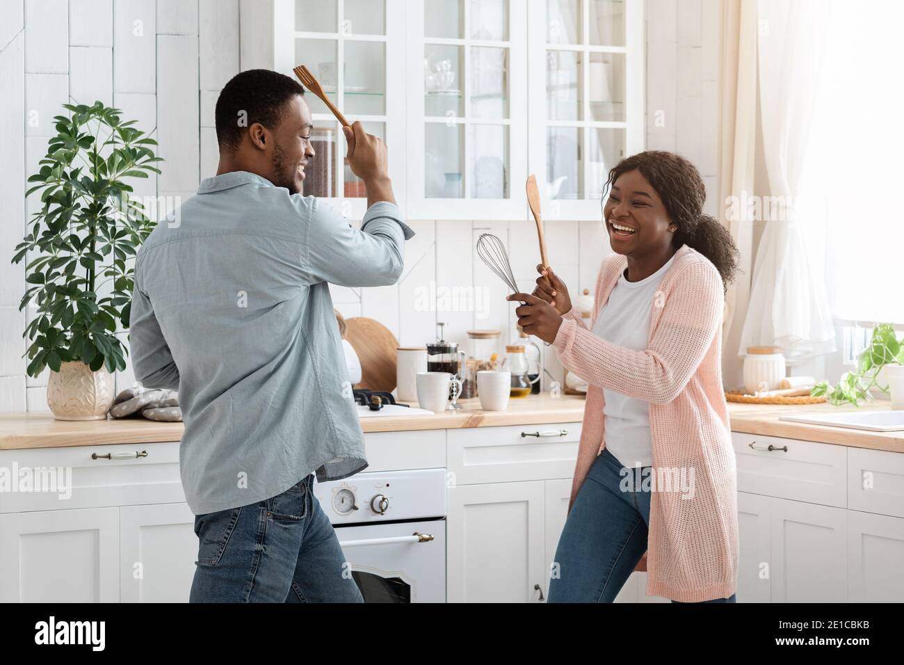 Black couple fighting hi-res stock photography and images - Alamy