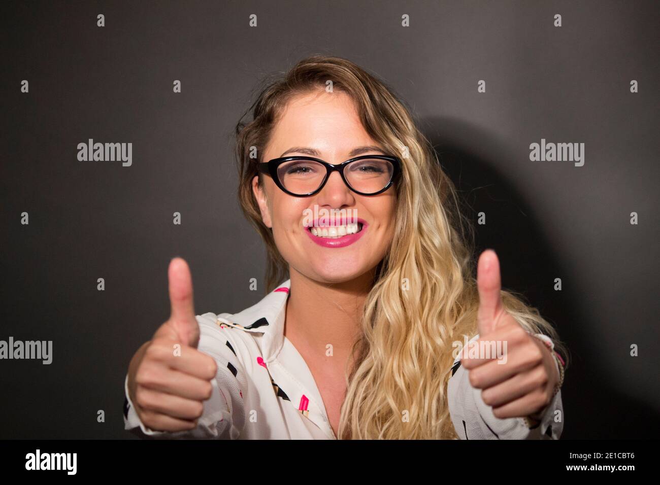 Thumbs up signs hi-res stock photography and images - Alamy