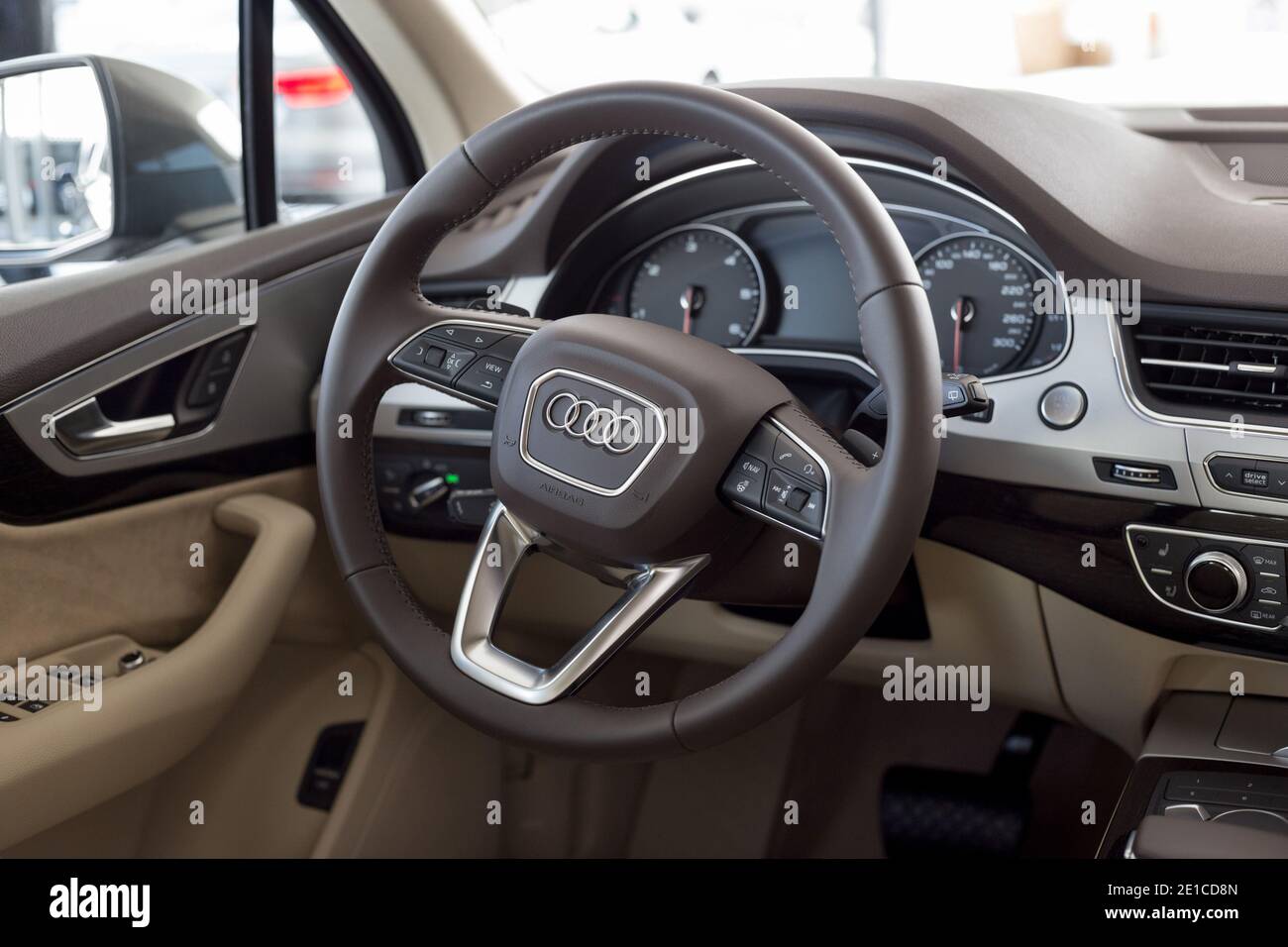 Audi q7 interior hi-res stock photography and images - Alamy