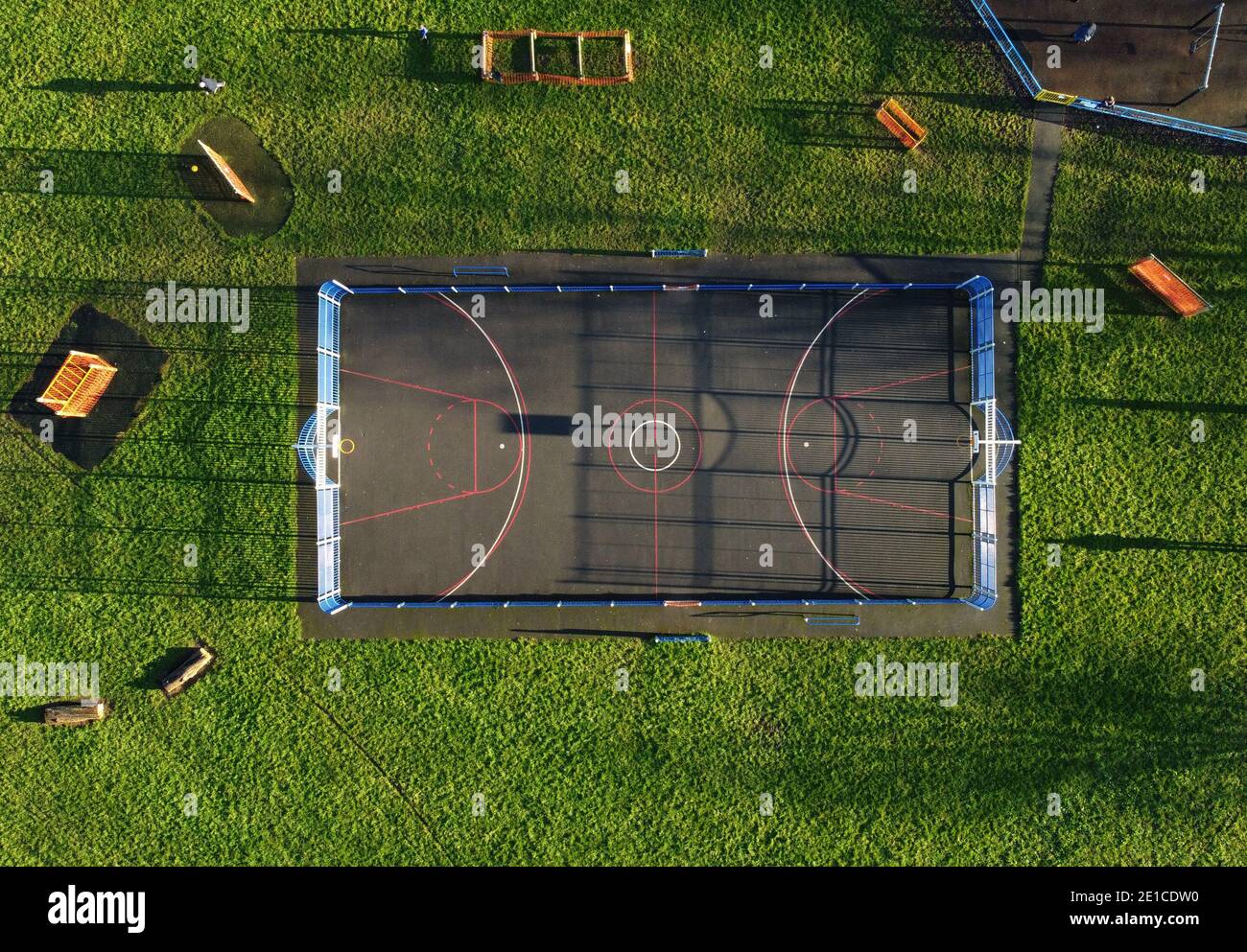 Empty basketball court uk hi-res stock photography and images - Alamy