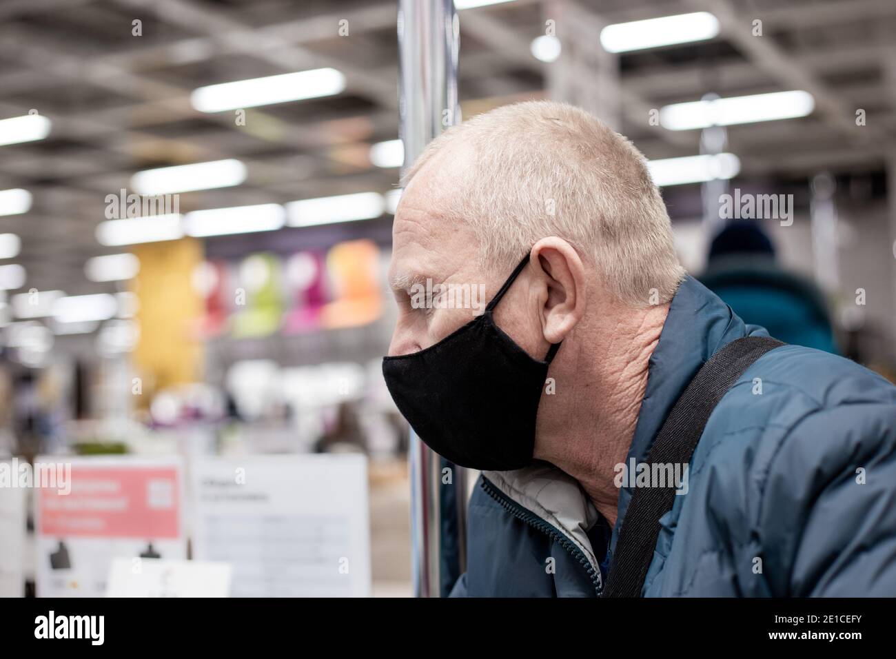 Preventive mask hi-res stock photography and images - Alamy
