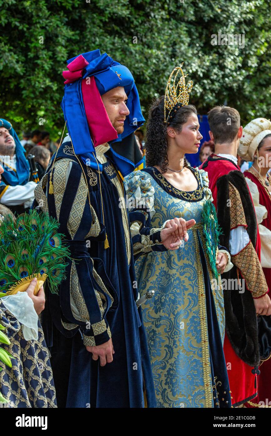 Ladies in period costume hi-res stock photography and images - Alamy