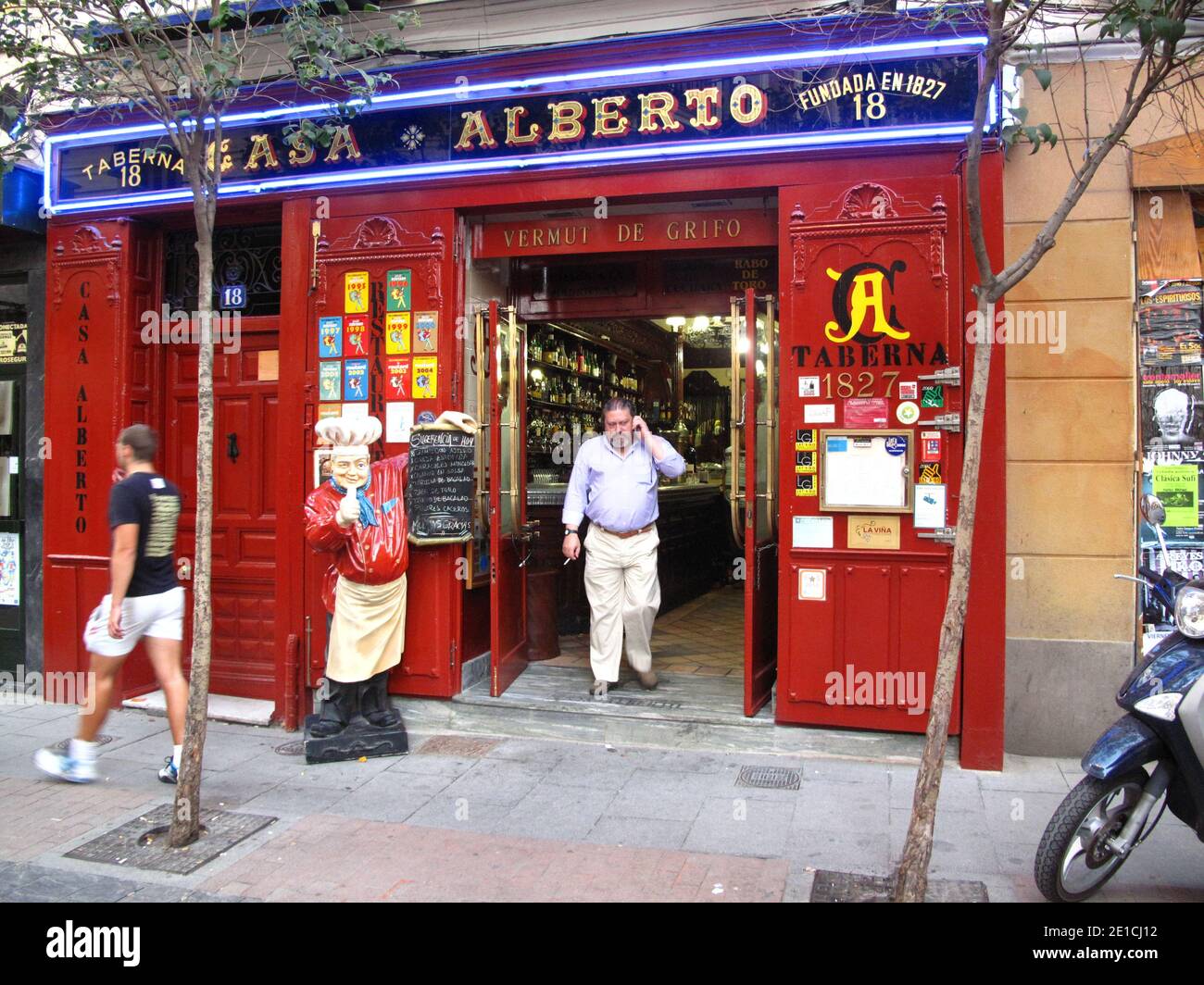 Taberna Casa Alberto, Madrid Stock Photo - Alamy