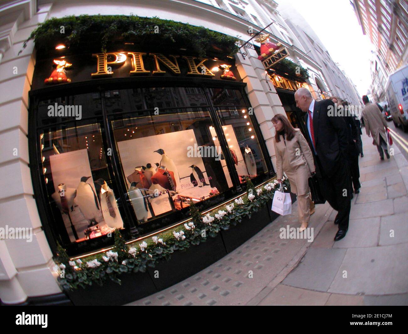 Thomas pink retail store hi-res stock photography and images - Alamy