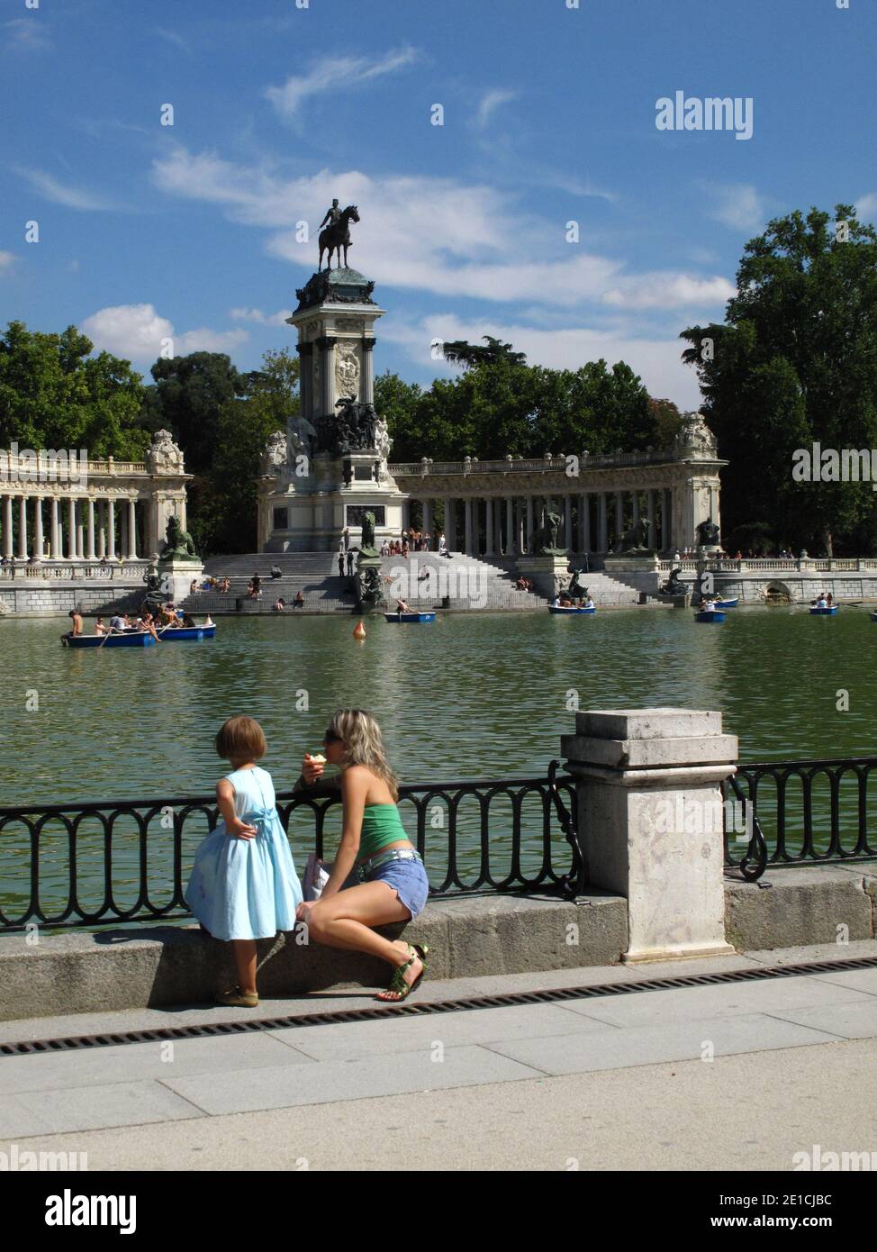 Boating on lake of El Estanque in Parque del Retiro (Retiro Park) in ...