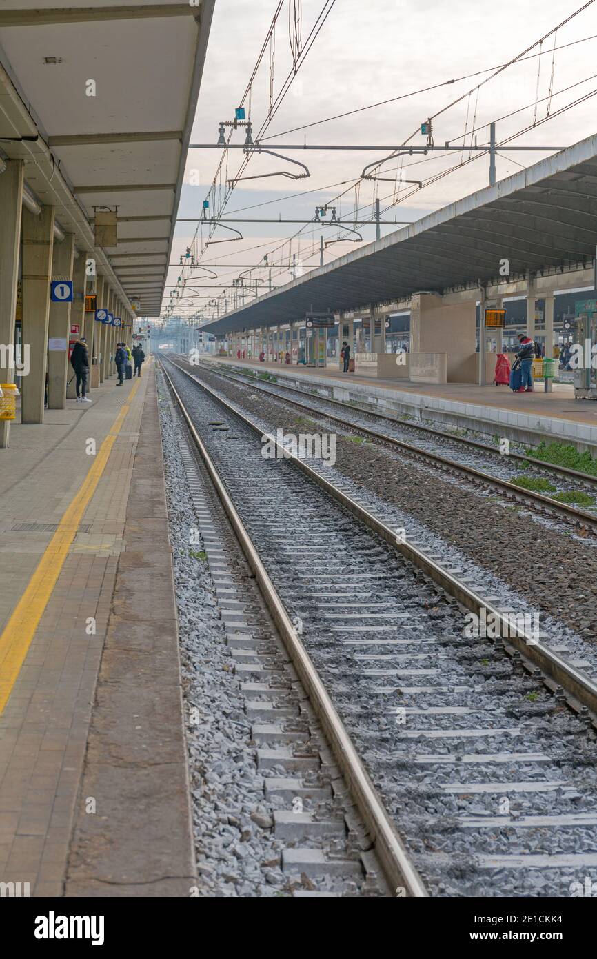 Empty tracks hi-res stock photography and images - Alamy
