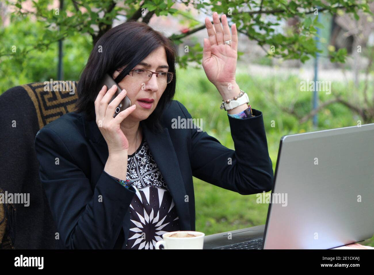 problem at work smartphone call Stock Photo - Alamy