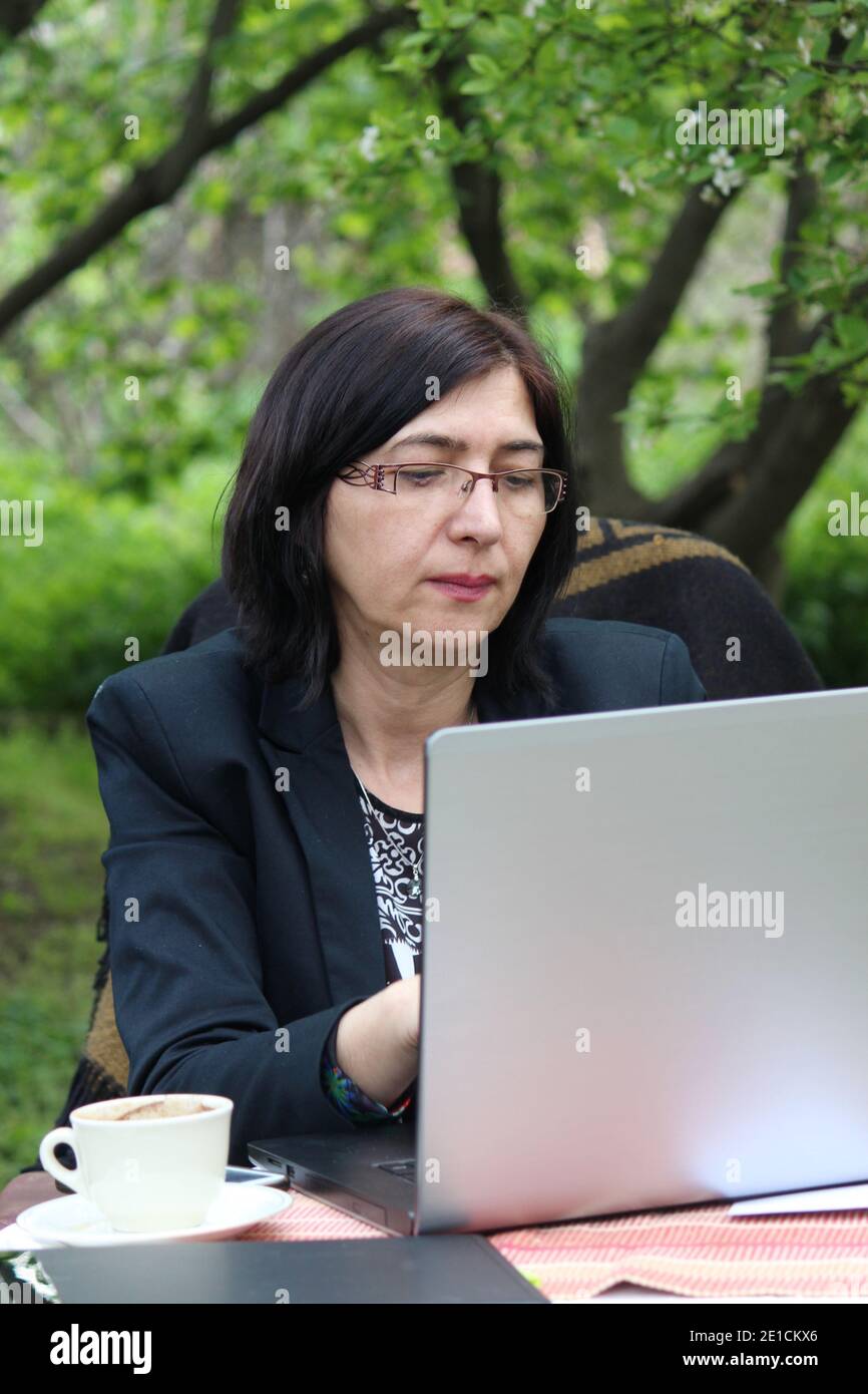 Lady searching hi-res stock photography and images - Alamy