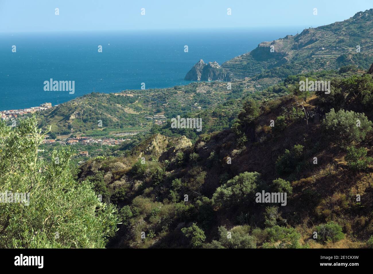 Hilly slopes hi-res stock photography and images - Alamy