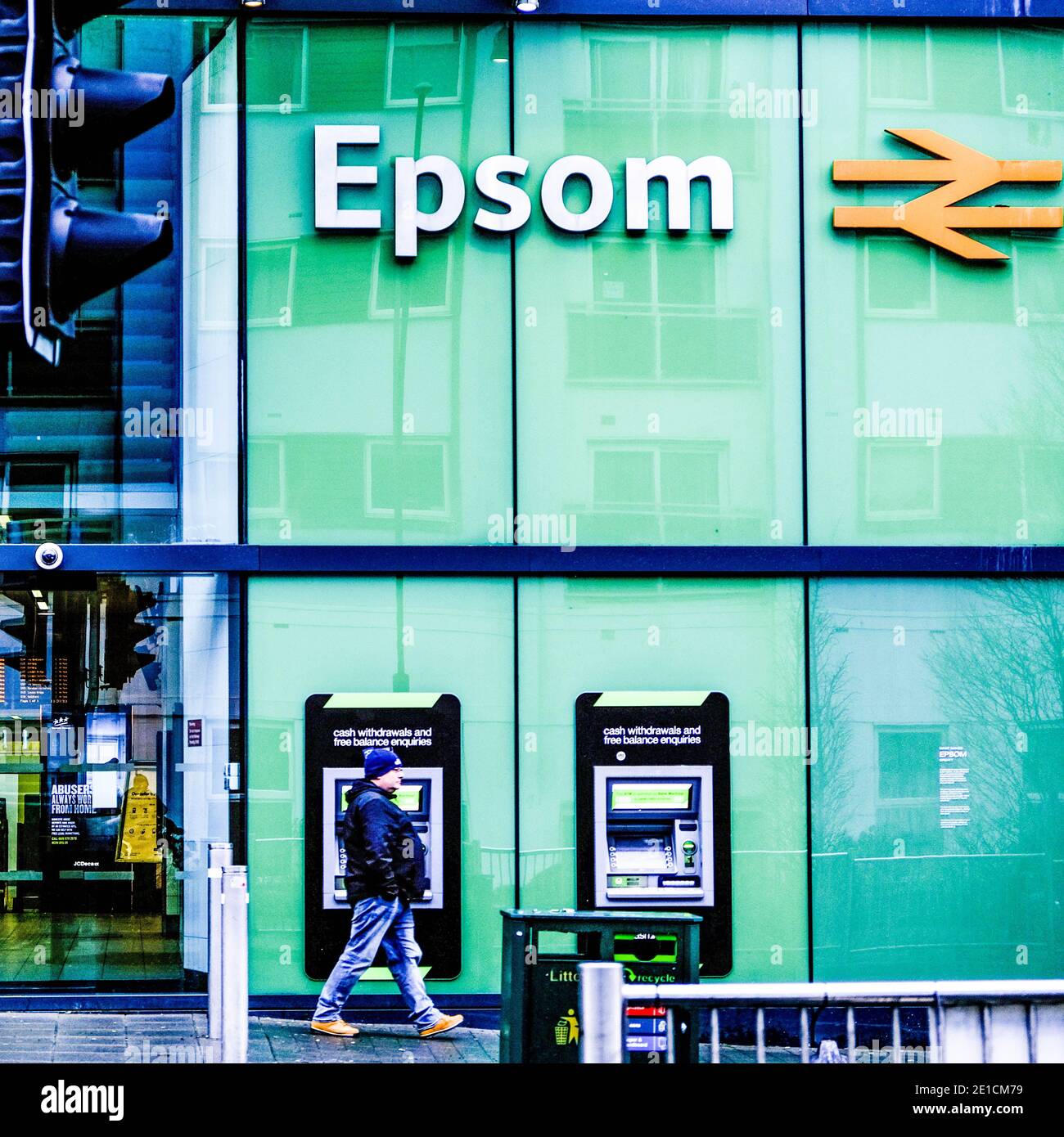 Station footfall hi-res stock photography and images - Alamy