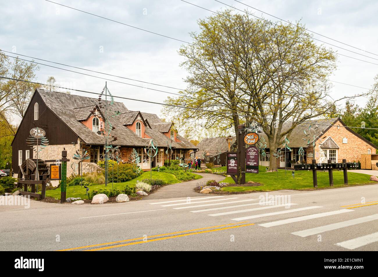 Long grove hi-res stock photography and images - Alamy