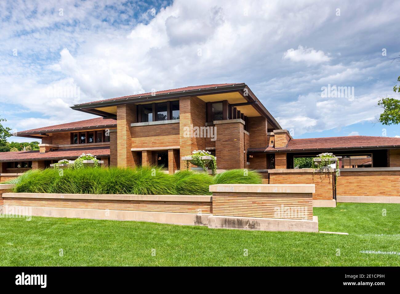 Landscape and exterior of Frank Lloyd Wright's Darwin Martin house and ...