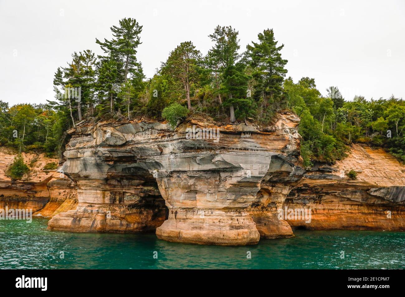 Sandstone cliffs, beaches, sand dunes, waterfalls, inland lakes, deep ...