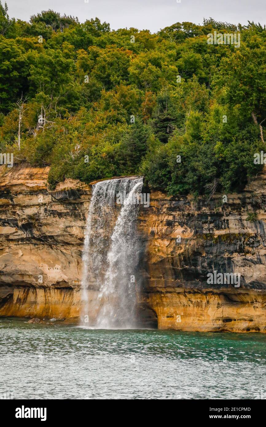 Spray falls along sandstone cliffs, beaches, sand dunes, inland lakes ...