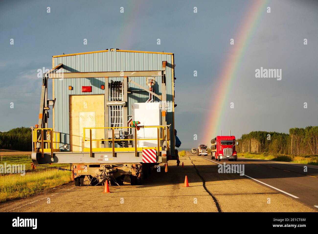 Tar lorry hi-res stock photography and images - Alamy