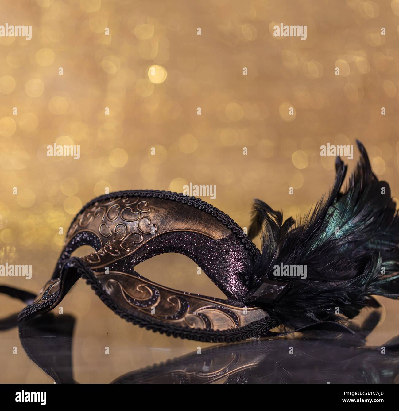 Masquerade party hi-res stock photography and images - Alamy