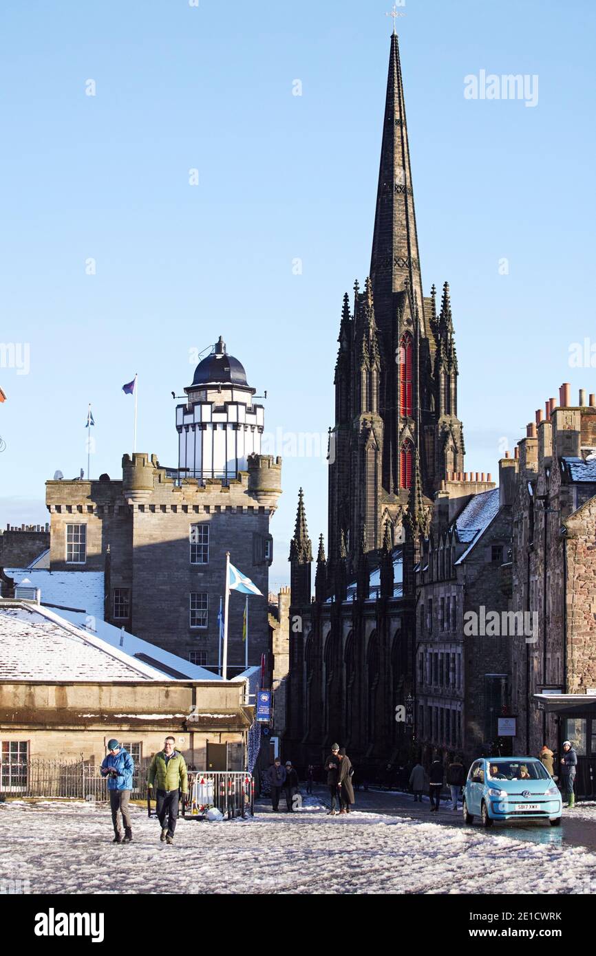 Edinburgh royal winter snow hi-res stock photography and images - Alamy