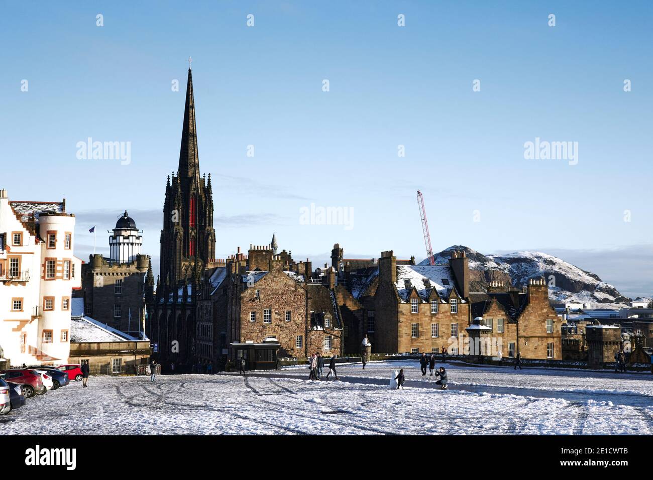 Edinburgh royal winter snow hi-res stock photography and images - Alamy