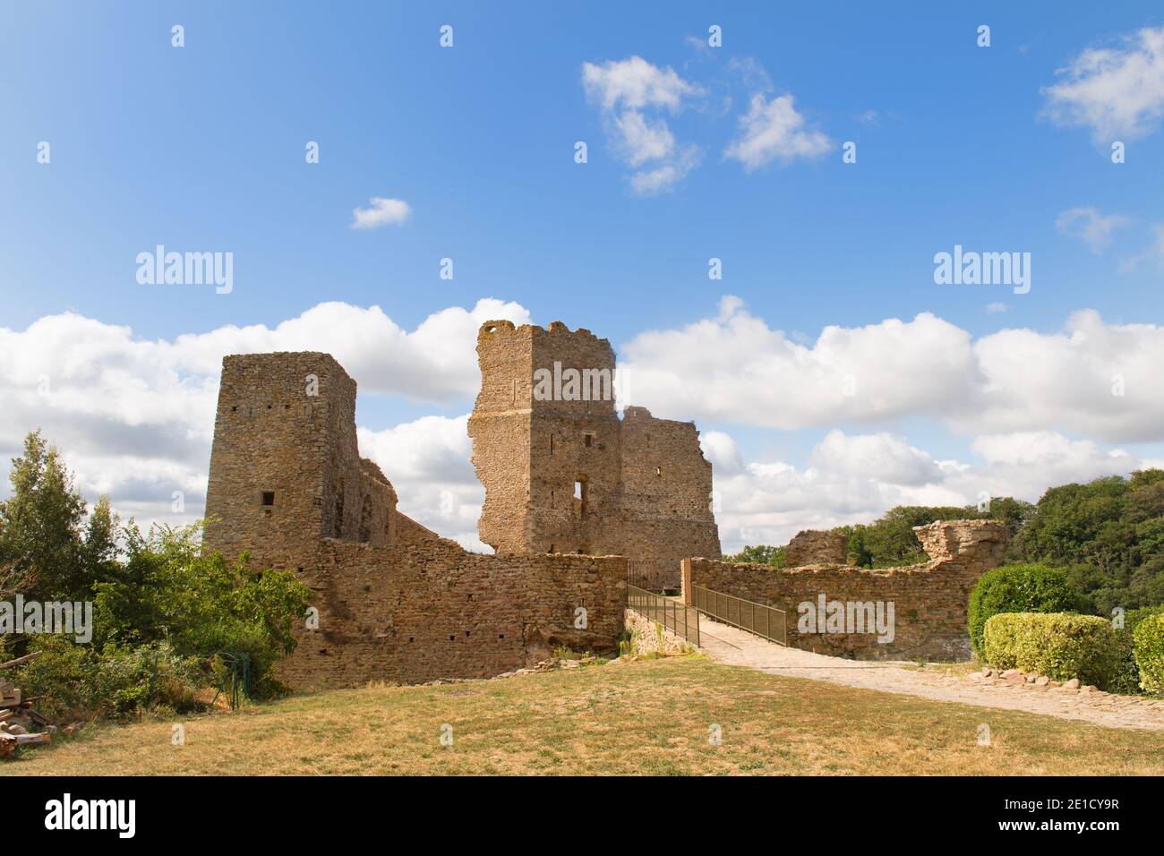 old castle cathare of Saissac in Languedoc Roussillon Stock Photo - Alamy