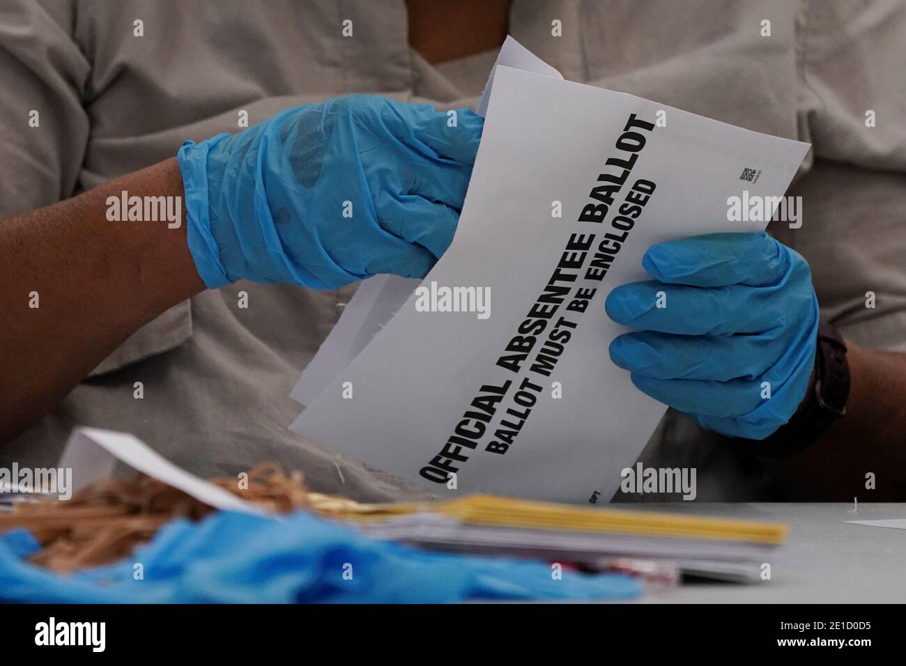 Georgia election worker ballot hi-res stock photography and images - Alamy