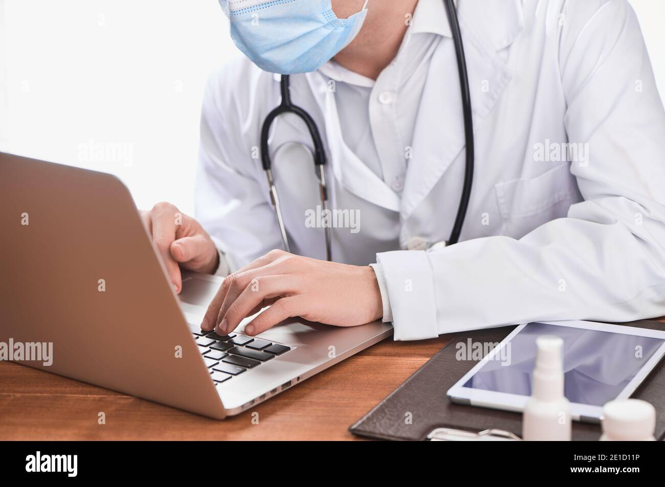 Online appointment physician hi-res stock photography and images - Alamy