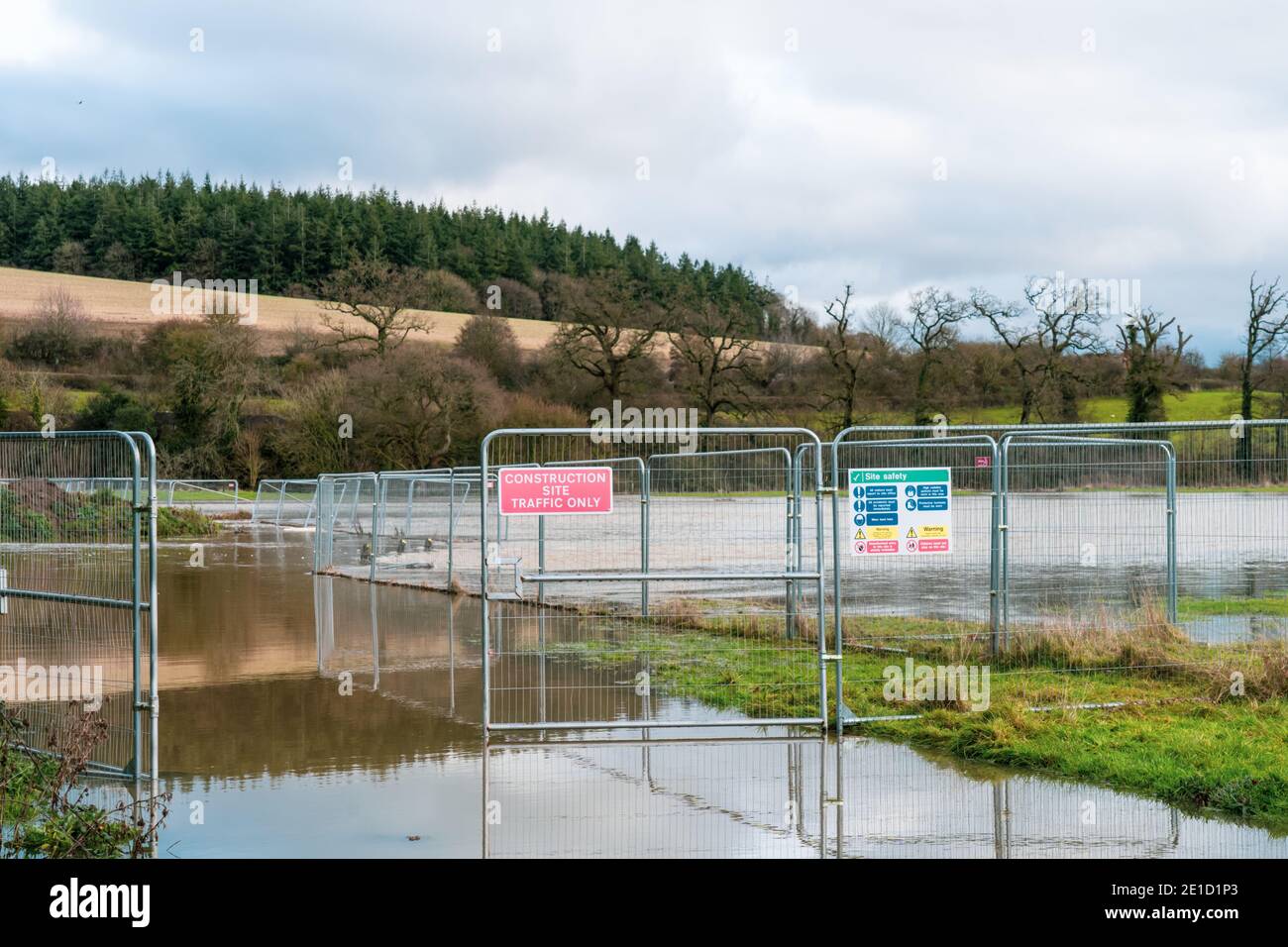 Flood warning road signs hi-res stock photography and images - Alamy