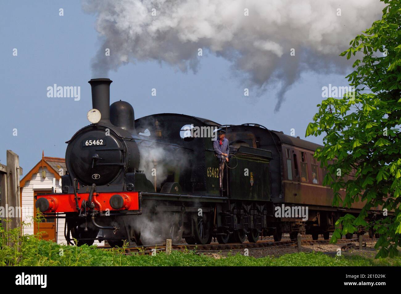 LNER Class J15 (GER Class Y14) 65462 at Weybourne station, North ...