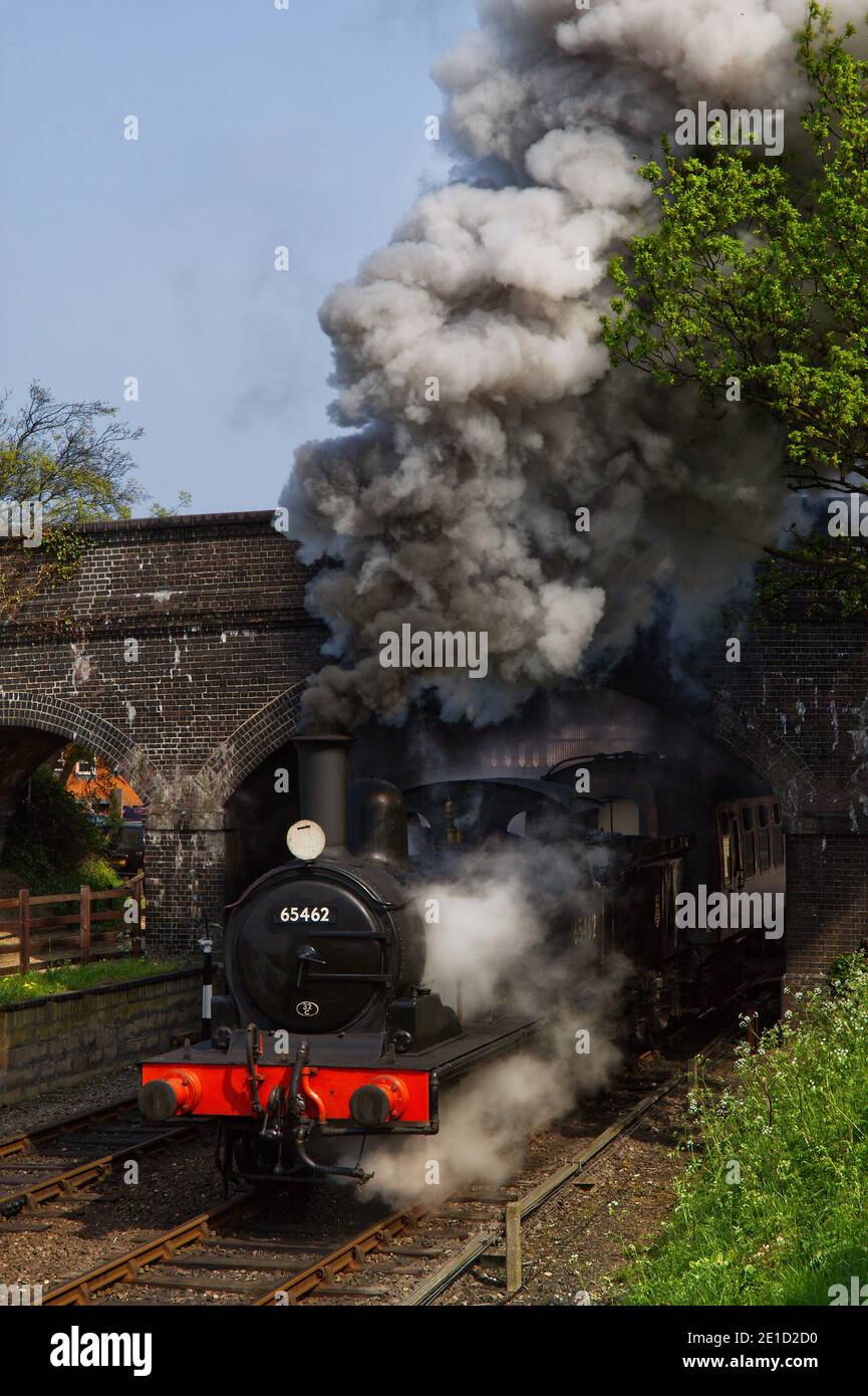 LNER Class J15 (GER Class Y14) 65462 at Weybourne station, North ...