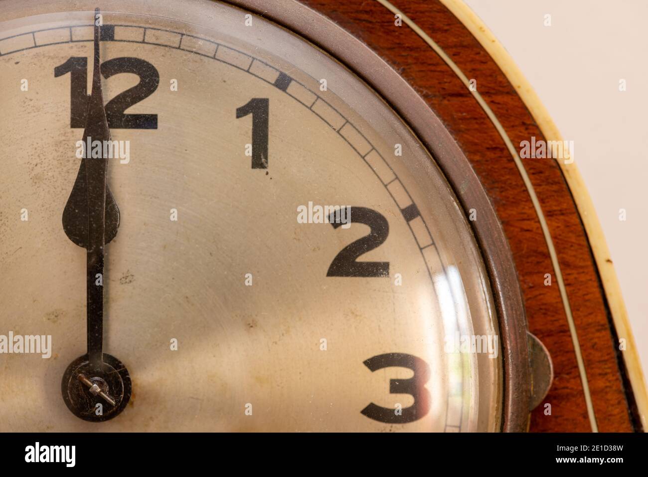 Clock face showing midnight midday hi-res stock photography and images ...