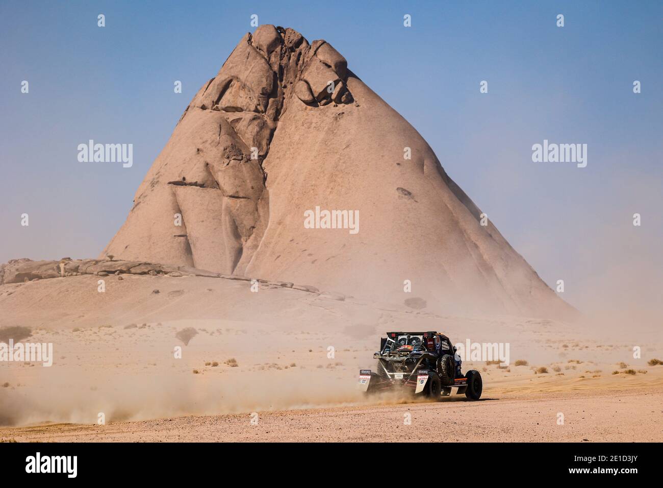 Action t4 hi-res stock photography and images - Alamy