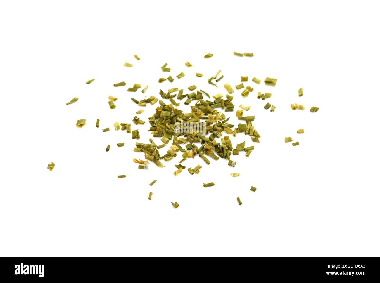 Dried chives chopped isolated on white background Stock Photo - Alamy