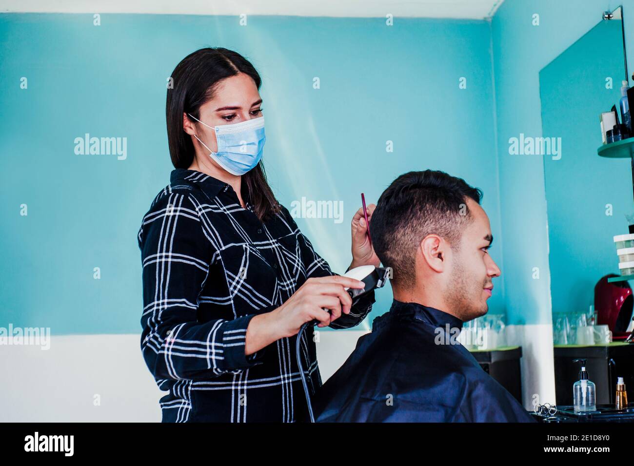 Measures hair hi-res stock photography and images - Alamy