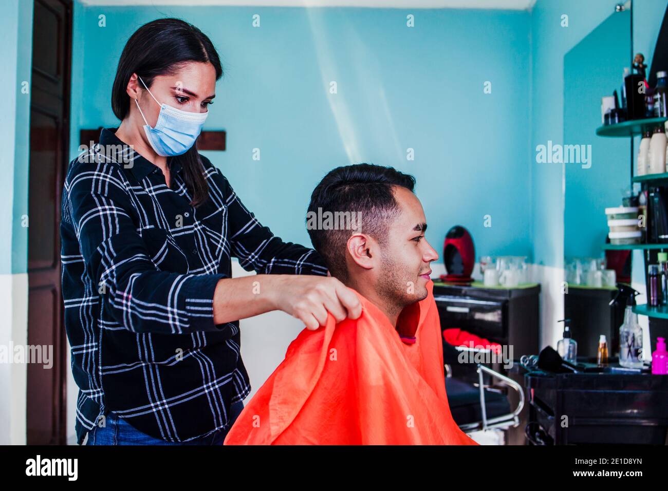 Mexican hair dresser hi-res stock photography and images - Alamy