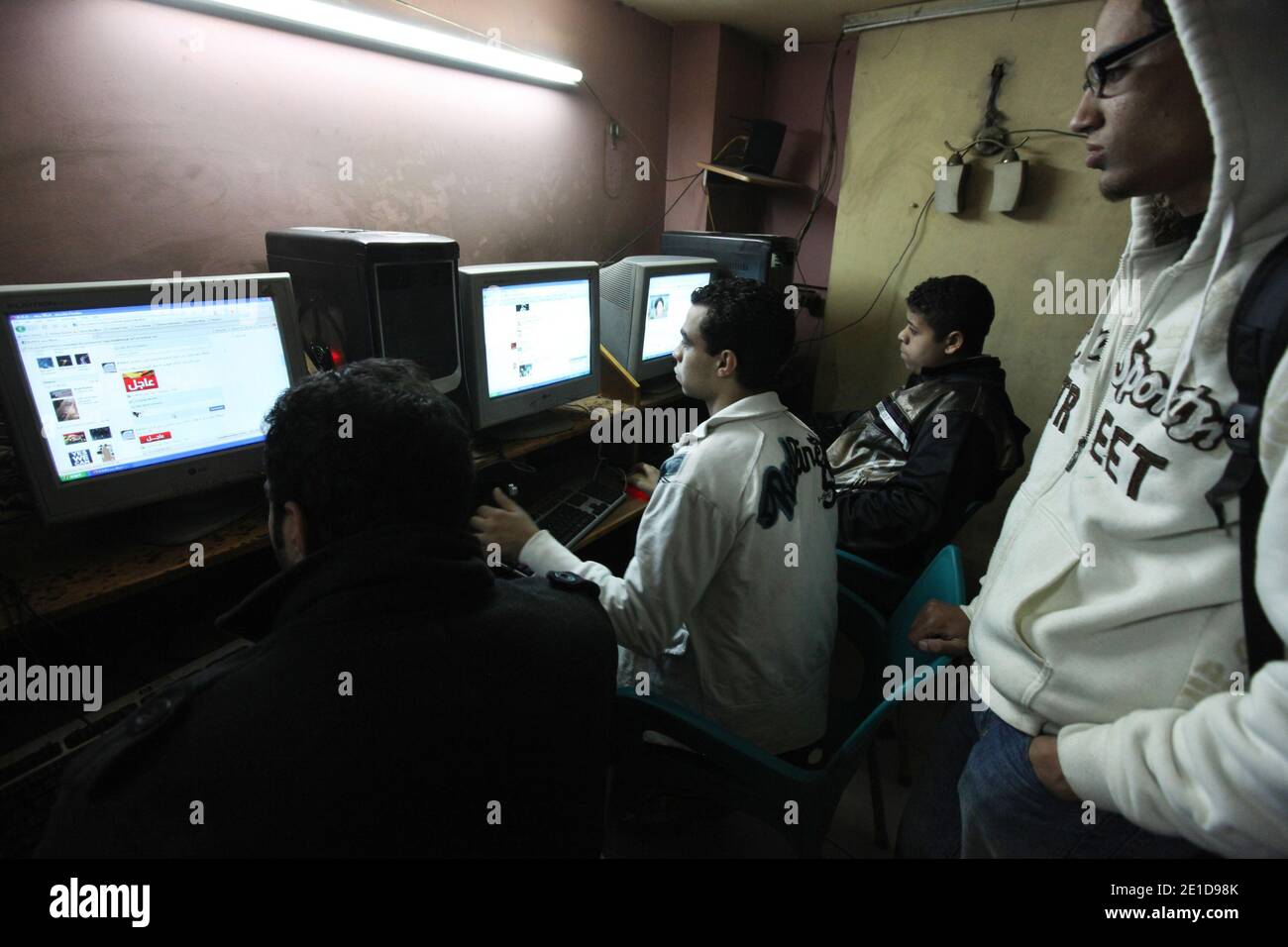 Internet cafe egypt hi-res stock photography and images - Alamy