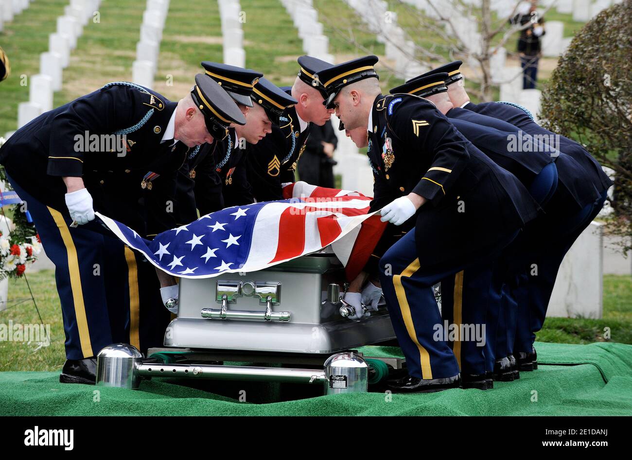 The casket of U.S. Army Corporal Frank Buckles arrives at the gravesite ...