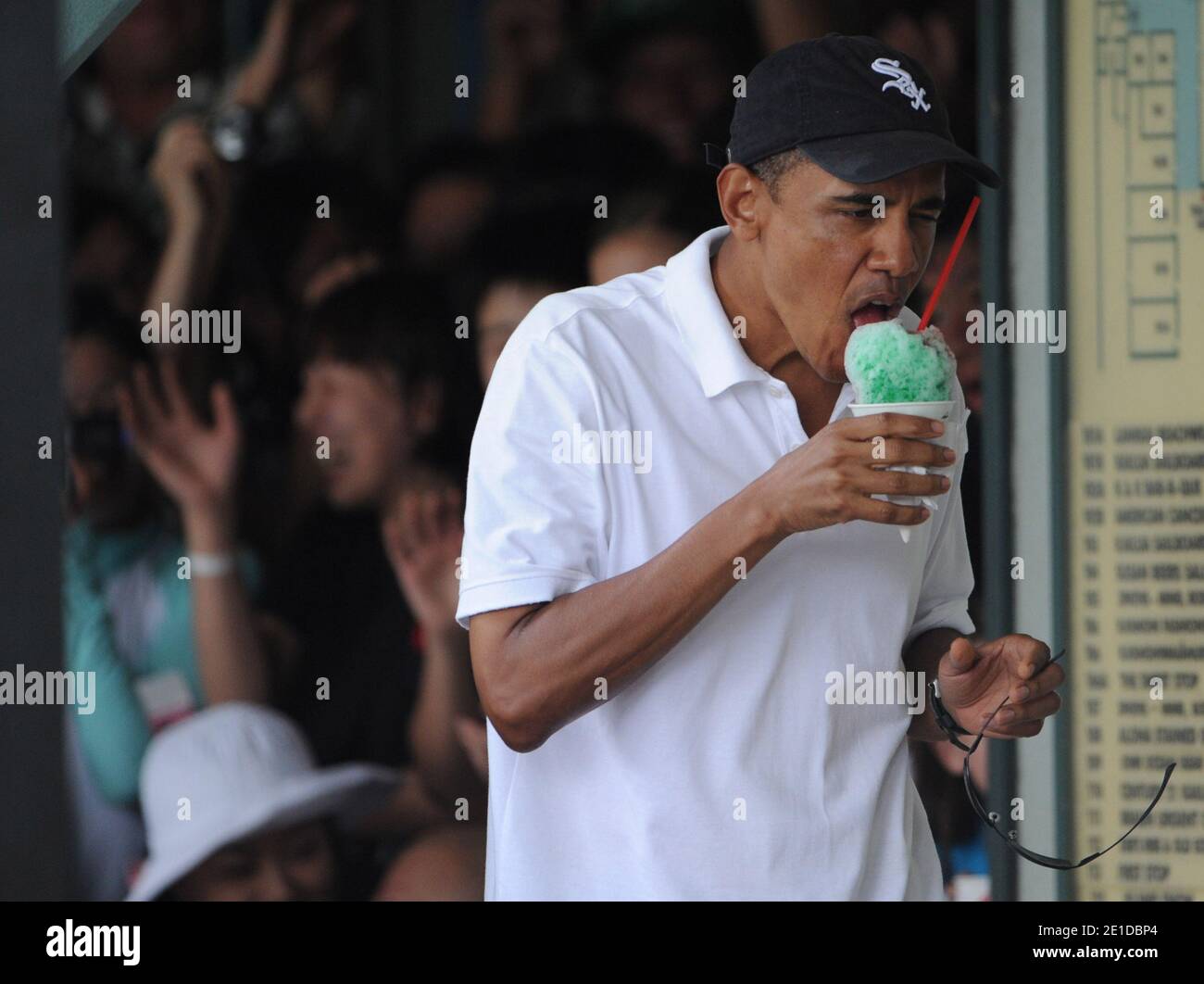 Homme mange homme hi-res stock photography and images - Alamy