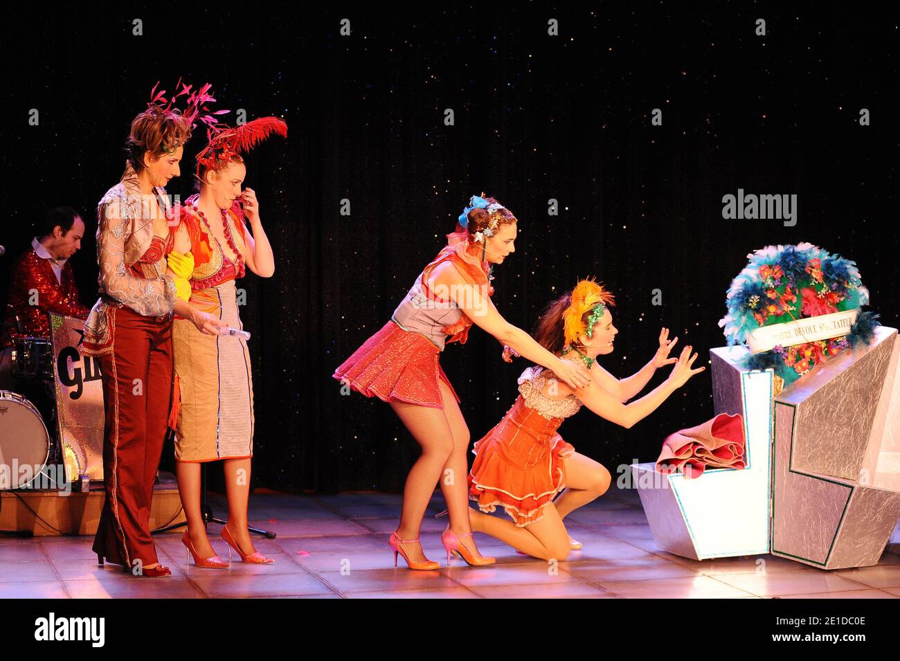 Patrick Haudecoeur's new play 'Les Sea Girls' at the Nouvelle Eve in ...